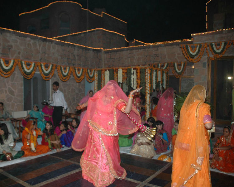 Ghoomar: A Traditional Bhil Tribe Folk Dance | Utsavpedia