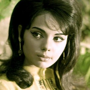 Bollywood Actress Mumtaz And Her Fashion Statement | Utsavpedia